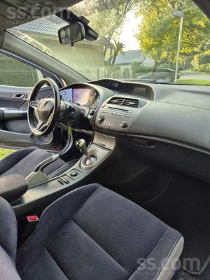Melns Honda Civic 2006 Rīga, ar dzinēja tilpumu 2.20 L un nobraukumu 345 tūkst. km par 1550 €, foto 8 vietnē AUTOMOTO.COM.LV