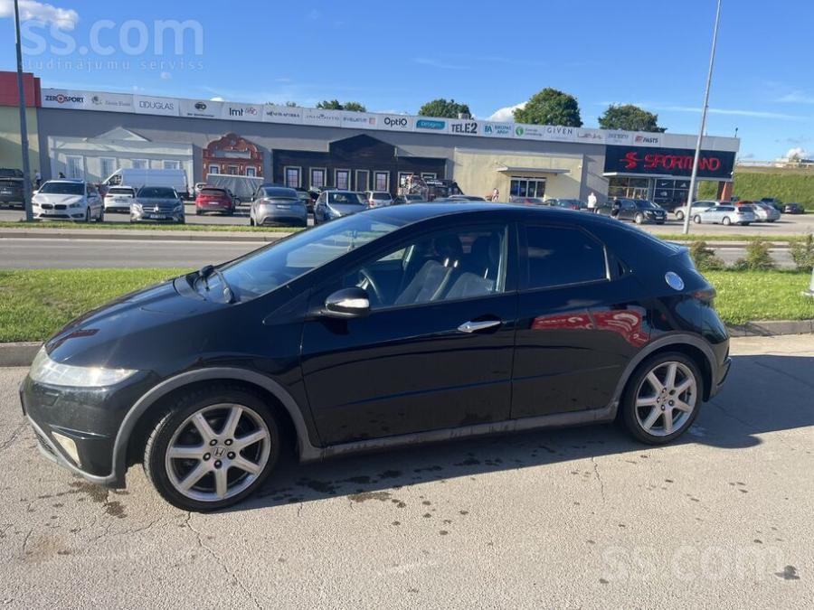 Melns Honda Civic 2006 Jēkabpils, ar dzinēja tilpumu 2.20 L un nobraukumu 276 tūkst. km par 2500 €, foto 3 vietnē AUTOMOTO.COM.LV