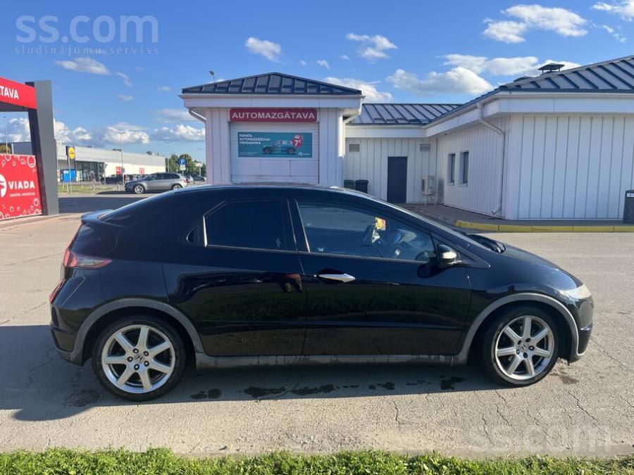 Melns Honda Civic 2006 Jēkabpils, ar dzinēja tilpumu 2.20 L un nobraukumu 276 tūkst. km par 2500 €, foto 5 vietnē AUTOMOTO.COM.LV
