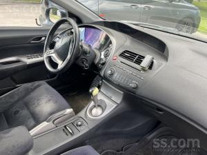 Melns Honda Civic 2006 Jelgava, ar dzinēja tilpumu 2.20 L un nobraukumu 345 tūkst. km par 1870 €, foto 6 vietnē AUTOMOTO.COM.LV
