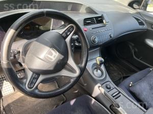 Melns Honda Civic 2006 Jelgava, ar dzinēja tilpumu 2.20 L un nobraukumu 345 tūkst. km par 1870 €, foto 7 vietnē AUTOMOTO.COM.LV