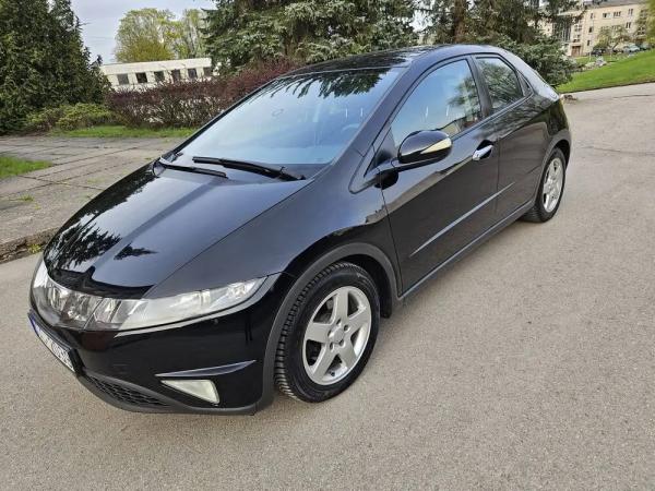 Melns Honda Civic 2006 Jēkabpils, ar dzinēja tilpumu 2.20 L un nobraukumu 199 tūkst. km par 2900 €, foto 1 vietnē AUTOMOTO.COM.LV