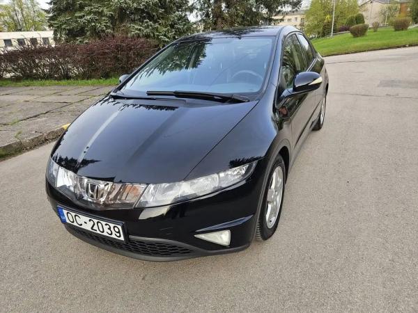 Melns Honda Civic 2006 Jēkabpils, ar dzinēja tilpumu 2.20 L un nobraukumu 199 tūkst. km par 2900 €, foto 2 vietnē AUTOMOTO.COM.LV