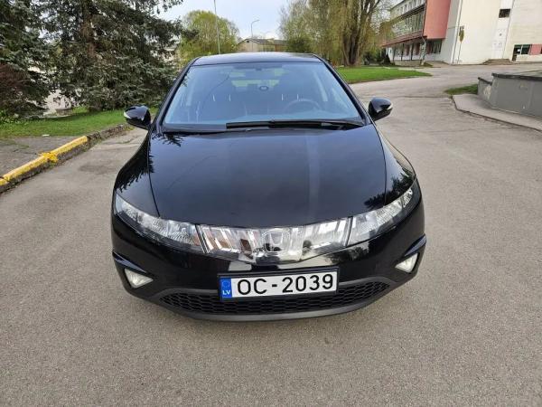 Melns Honda Civic 2006 Jēkabpils, ar dzinēja tilpumu 2.20 L un nobraukumu 199 tūkst. km par 2900 €, foto 3 vietnē AUTOMOTO.COM.LV