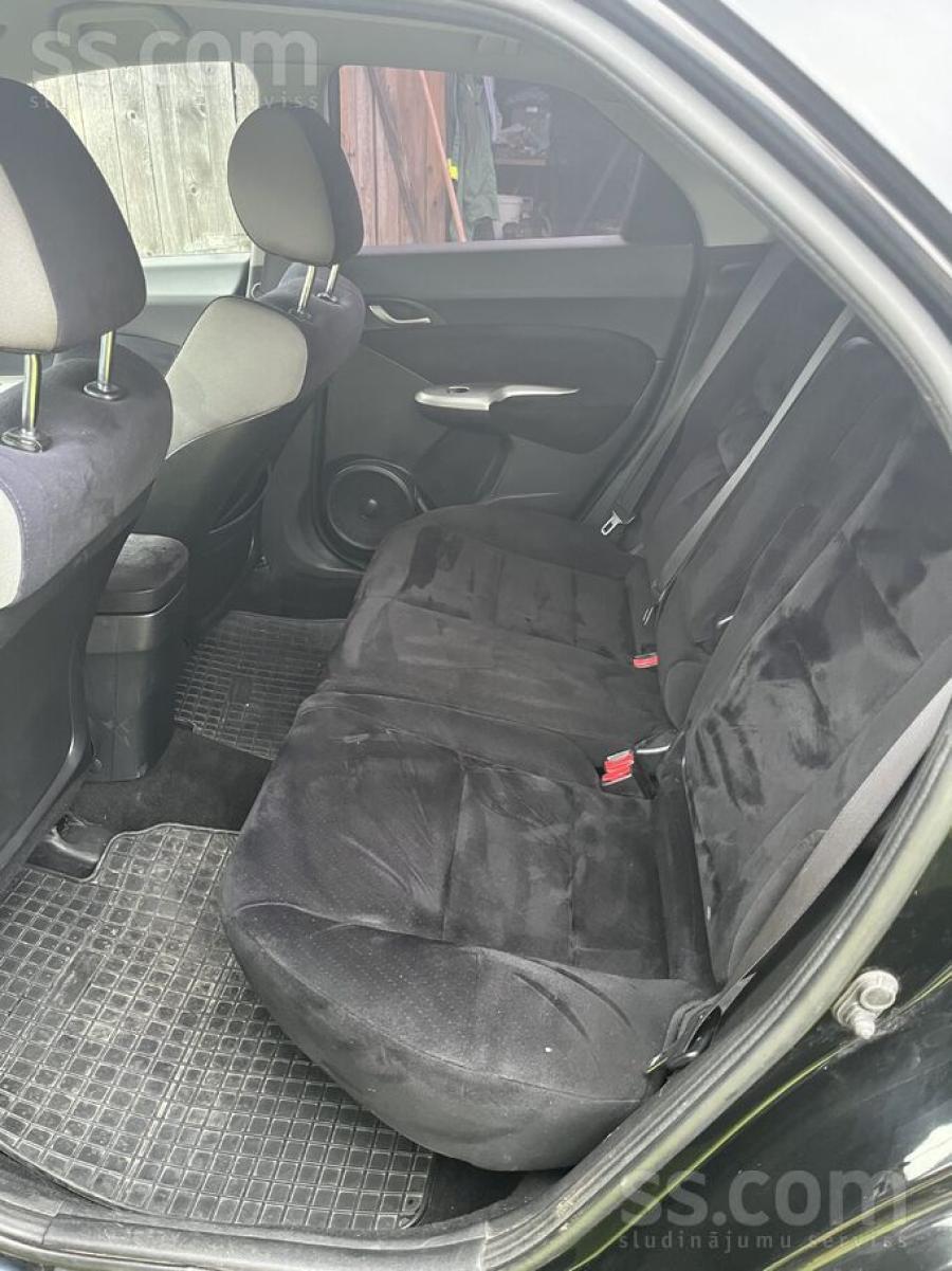 Melns Honda Civic 2006 Jēkabpils, ar dzinēja tilpumu 2.20 L un nobraukumu 276 tūkst. km par 2000 €, foto 9 vietnē AUTOMOTO.COM.LV