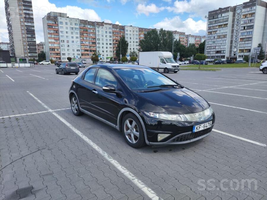 Black Honda Civic 2006 in Riga, with an engine capacity of 1.40 L and mileage of 254 thousand km for 2500 €, photo 8 on AUTOMOTO.COM.LV