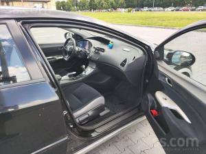 Black Honda Civic 2006 in Riga, with an engine capacity of 1.40 L and mileage of 254 thousand km for 2500 €, photo 12 on AUTOMOTO.COM.LV