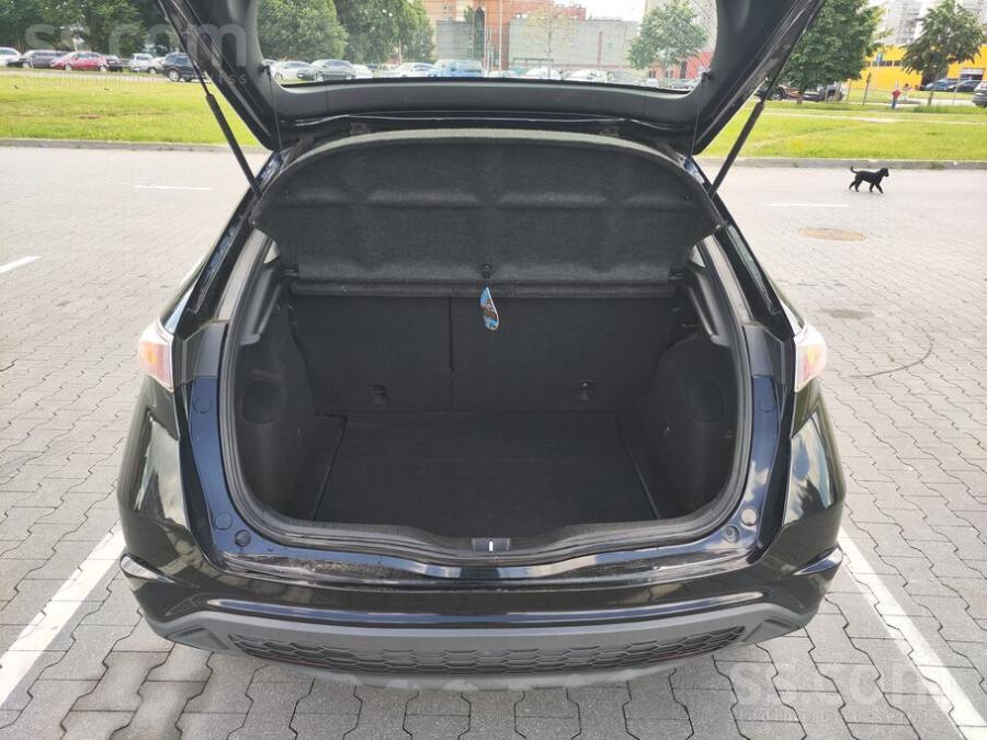 Black Honda Civic 2006 in Riga, with an engine capacity of 1.40 L and mileage of 254 thousand km for 2500 €, photo 14 on AUTOMOTO.COM.LV