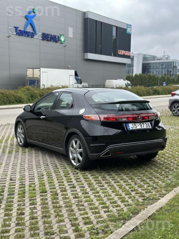 Melns Honda Civic 2006 Rīga, ar dzinēja tilpumu 2.20 L un nobraukumu 355 tūkst. km par 1850 €, foto 3 vietnē AUTOMOTO.COM.LV