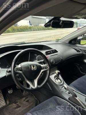 Melns Honda Civic 2006 Rīga, ar dzinēja tilpumu 2.20 L un nobraukumu 355 tūkst. km par 1850 €, foto 8 vietnē AUTOMOTO.COM.LV