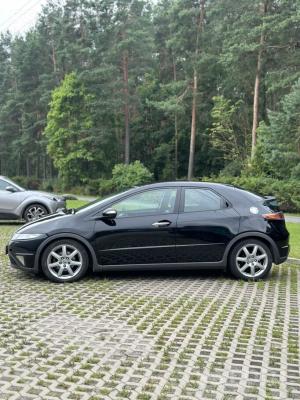 Black Honda Civic 2006 in Riga, with an engine capacity of 2.20 L and mileage of 355 thousand km for 1850 €, photo 3 on AUTOMOTO.COM.LV