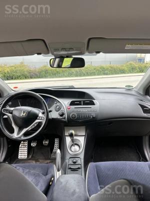 Black Honda Civic 2006 in Riga, with an engine capacity of 2.20 L and mileage of 355 thousand km for 1850 €, photo 9 on AUTOMOTO.COM.LV