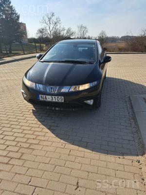 Черный Хонда Цивик 2006 в Бауска, объемом двигателя 1.80 л и пробегом 333 тыс. км за 1500 €, фото  на AUTOMOTO.COM.LV