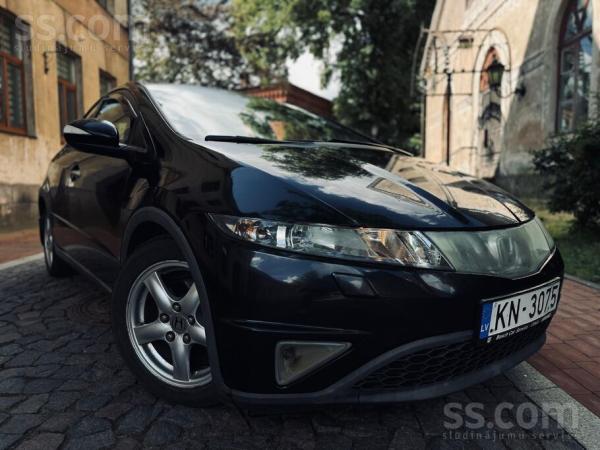 Black Honda Civic 2006 in Cesis, with an engine capacity of 1.80 L and mileage of 0 thousand km for 1350 €, photo 1 on AUTOMOTO.COM.LV