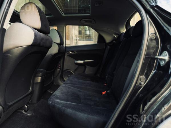 Black Honda Civic 2006 in Cesis, with an engine capacity of 1.80 L and mileage of 0 thousand km for 1350 €, photo 10 on AUTOMOTO.COM.LV