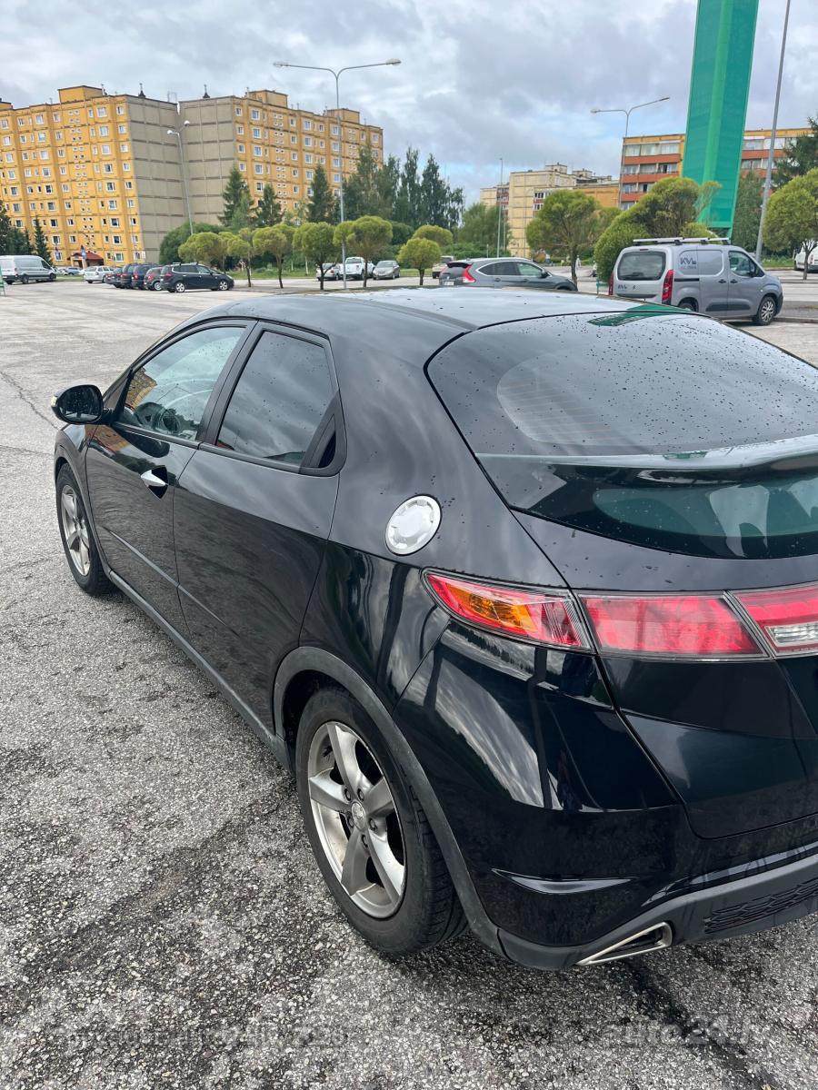 Melns Honda Civic 2006 Tartu, ar dzinēja tilpumu 1.80 L un nobraukumu 329 tūkst. km par 2100 €, foto 3 vietnē AUTOMOTO.COM.LV