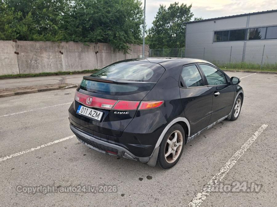 Melns Honda Civic 2006 Keila, ar dzinēja tilpumu 1.30 L un nobraukumu 250 tūkst. km par 599 €, foto 4 vietnē AUTOMOTO.COM.LV