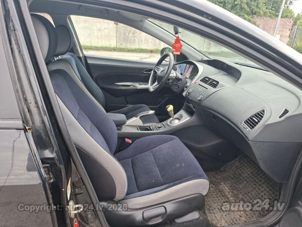 Melns Honda Civic 2006 Keila, ar dzinēja tilpumu 1.30 L un nobraukumu 250 tūkst. km par 599 €, foto 8 vietnē AUTOMOTO.COM.LV