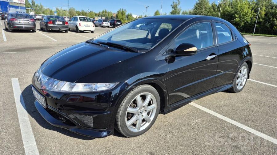 Black Honda Civic 2006 in Daugavpils, with an engine capacity of 2.20 L and mileage of 287 thousand km for 2550 €, photo 1 on AUTOMOTO.COM.LV