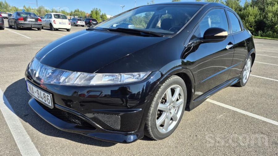Black Honda Civic 2006 in Daugavpils, with an engine capacity of 2.20 L and mileage of 287 thousand km for 2550 €, photo 3 on AUTOMOTO.COM.LV