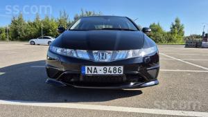 Black Honda Civic 2006 in Daugavpils, with an engine capacity of 2.20 L and mileage of 287 thousand km for 2550 €, photo 4 on AUTOMOTO.COM.LV