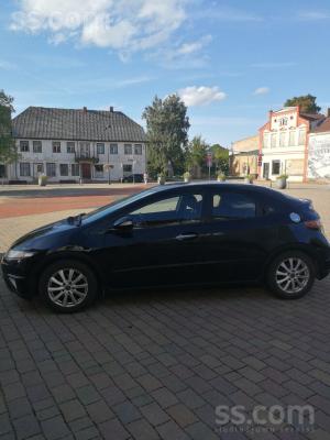 Melns Honda Civic 2006 Bauska, ar dzinēja tilpumu 1.80 L un nobraukumu 333 tūkst. km par 2700 €, foto 5 vietnē AUTOMOTO.COM.LV
