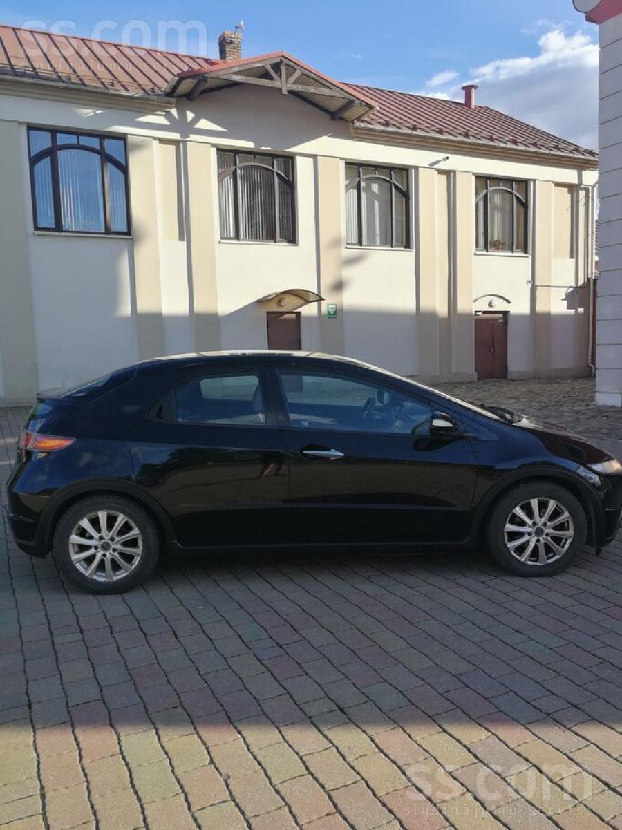 Melns Honda Civic 2006 Bauska, ar dzinēja tilpumu 1.80 L un nobraukumu 333 tūkst. km par 2700 €, foto 6 vietnē AUTOMOTO.COM.LV