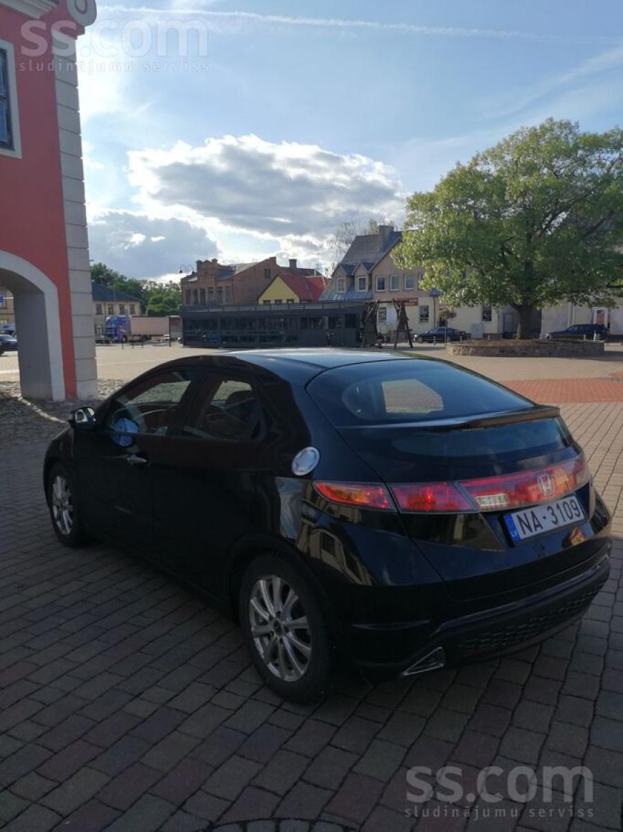 Melns Honda Civic 2006 Bauska, ar dzinēja tilpumu 1.80 L un nobraukumu 333 tūkst. km par 2700 €, foto 7 vietnē AUTOMOTO.COM.LV