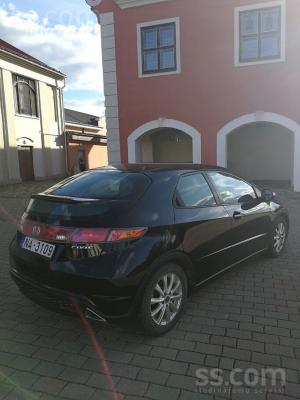 Melns Honda Civic 2006 Bauska, ar dzinēja tilpumu 1.80 L un nobraukumu 333 tūkst. km par 2700 €, foto 8 vietnē AUTOMOTO.COM.LV