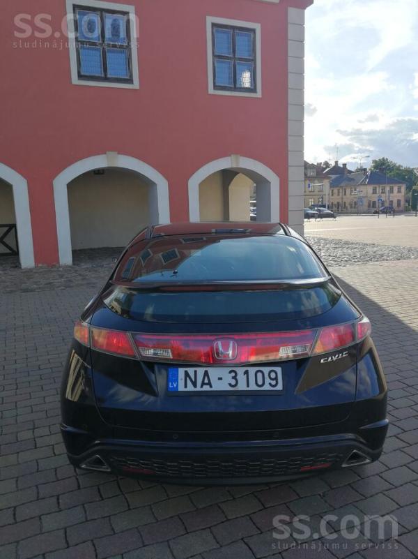 Melns Honda Civic 2006 Bauska, ar dzinēja tilpumu 1.80 L un nobraukumu 333 tūkst. km par 2700 €, foto 8 vietnē AUTOMOTO.COM.LV