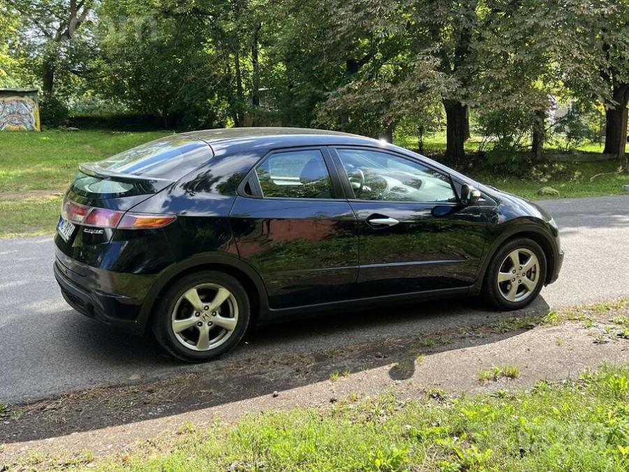Melns Honda Civic 2006 Rīga, ar dzinēja tilpumu 1.40 L un nobraukumu 185 tūkst. km par 1900 €, foto 1 vietnē AUTOMOTO.COM.LV