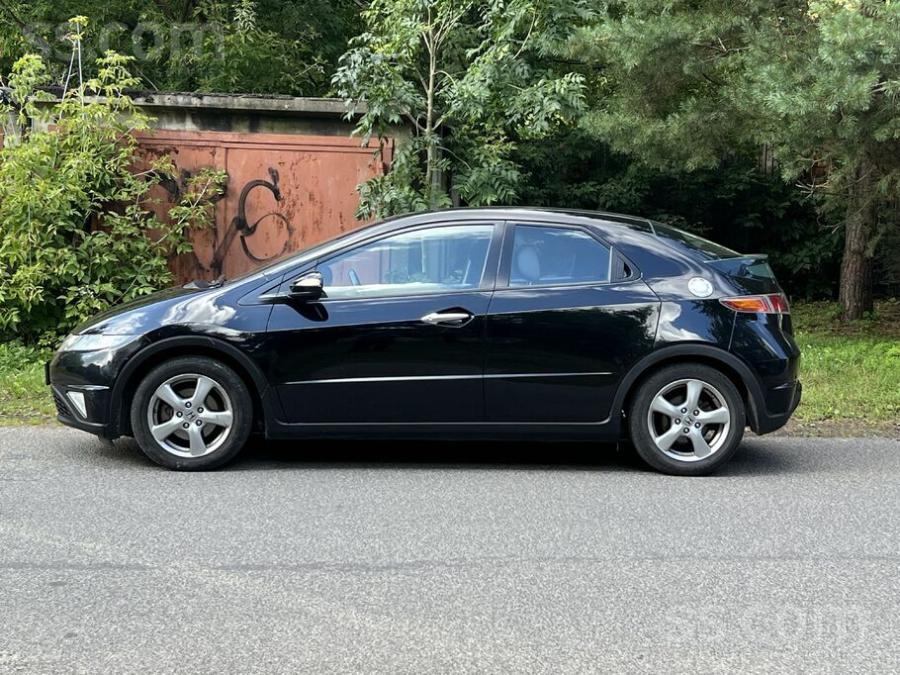 Melns Honda Civic 2006 Rīga, ar dzinēja tilpumu 1.40 L un nobraukumu 185 tūkst. km par 1900 €, foto 4 vietnē AUTOMOTO.COM.LV