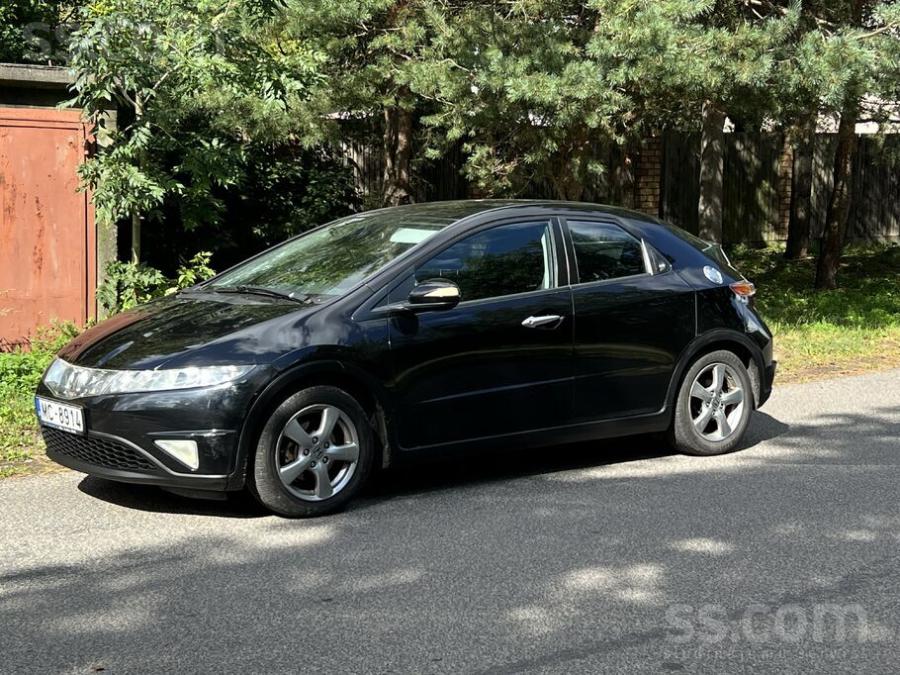 Melns Honda Civic 2006 Rīga, ar dzinēja tilpumu 1.40 L un nobraukumu 185 tūkst. km par 1900 €, foto 7 vietnē AUTOMOTO.COM.LV