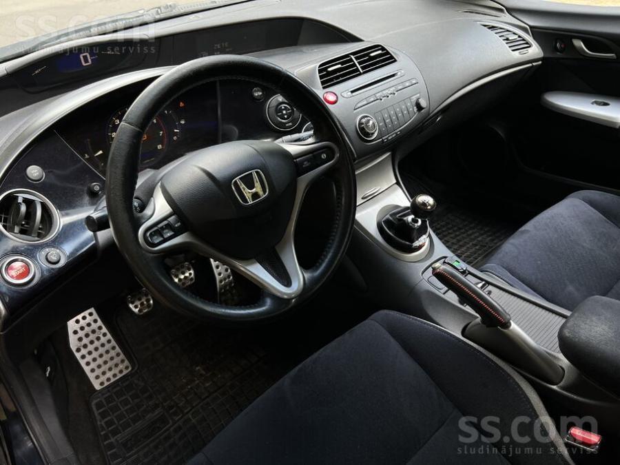 Melns Honda Civic 2006 Rīga, ar dzinēja tilpumu 1.40 L un nobraukumu 185 tūkst. km par 1900 €, foto 9 vietnē AUTOMOTO.COM.LV