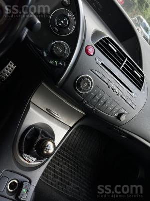 Melns Honda Civic 2006 Rīga, ar dzinēja tilpumu 1.40 L un nobraukumu 185 tūkst. km par 1900 €, foto 10 vietnē AUTOMOTO.COM.LV