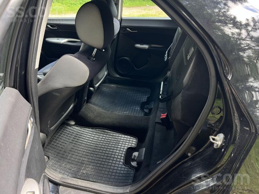 Melns Honda Civic 2006 Rīga, ar dzinēja tilpumu 1.40 L un nobraukumu 185 tūkst. km par 1900 €, foto 11 vietnē AUTOMOTO.COM.LV