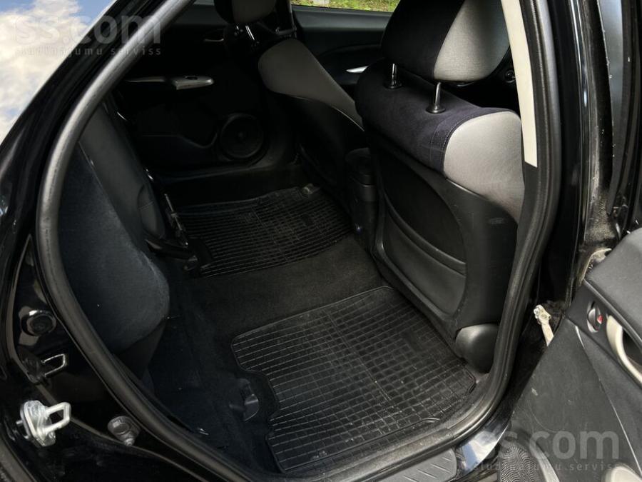 Melns Honda Civic 2006 Rīga, ar dzinēja tilpumu 1.40 L un nobraukumu 185 tūkst. km par 1900 €, foto 12 vietnē AUTOMOTO.COM.LV