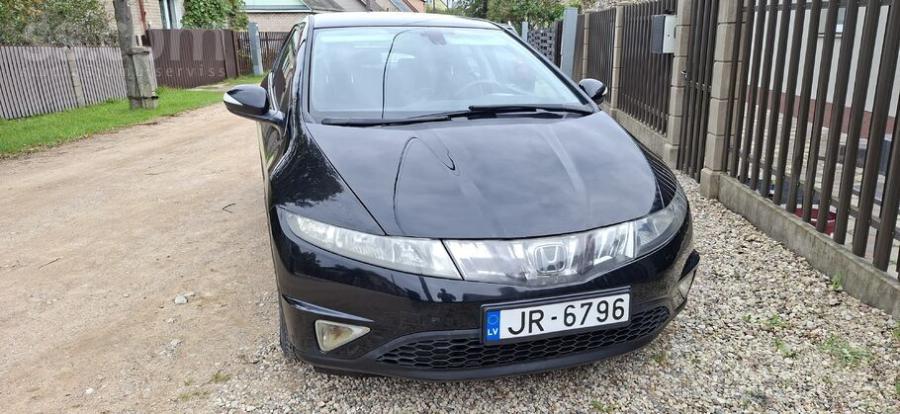 Melns Honda Civic 2006 Daugavpils, ar dzinēja tilpumu 2.20 L un nobraukumu 320 tūkst. km par 1600 €, foto 1 vietnē AUTOMOTO.COM.LV