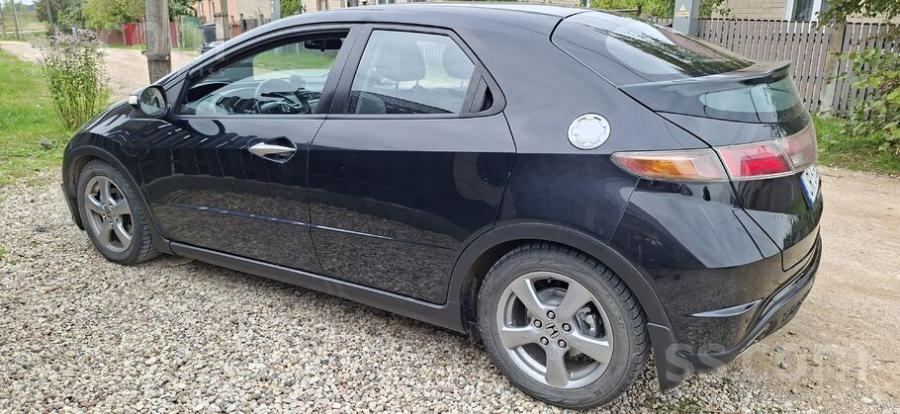Melns Honda Civic 2006 Daugavpils, ar dzinēja tilpumu 2.20 L un nobraukumu 320 tūkst. km par 1600 €, foto 6 vietnē AUTOMOTO.COM.LV