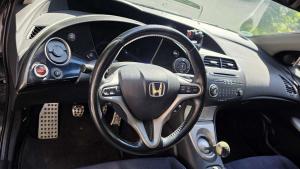 Black Honda Civic 2006 in Alytus, with an engine capacity of 2.20 L and mileage of 284 thousand km for 2100 €, photo 9 on AUTOMOTO.COM.LV