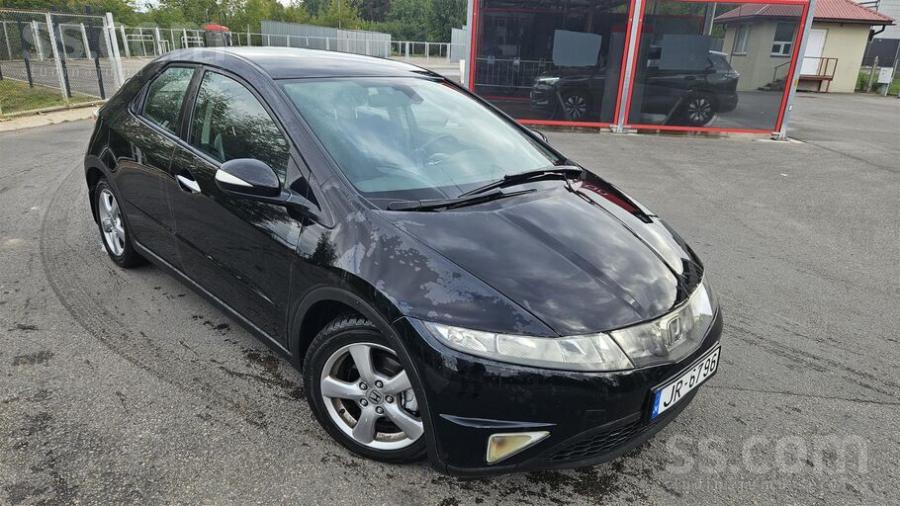 Melns Honda Civic 2006 Daugavpils, ar dzinēja tilpumu 2.20 L un nobraukumu 322 tūkst. km par 1600 €, foto 3 vietnē AUTOMOTO.COM.LV