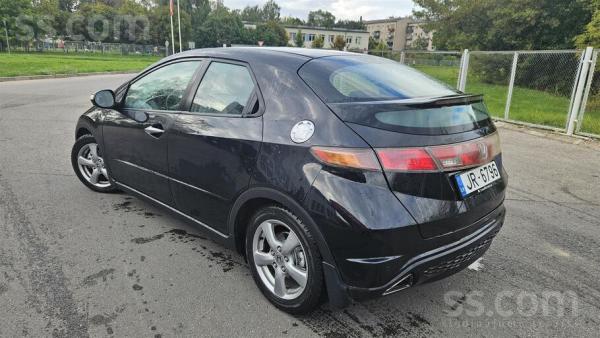 Melns Honda Civic 2006 Daugavpils, ar dzinēja tilpumu 2.20 L un nobraukumu 322 tūkst. km par 1600 €, foto 5 vietnē AUTOMOTO.COM.LV