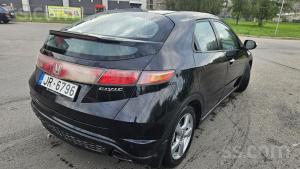 Melns Honda Civic 2006 Daugavpils, ar dzinēja tilpumu 2.20 L un nobraukumu 322 tūkst. km par 1600 €, foto 6 vietnē AUTOMOTO.COM.LV