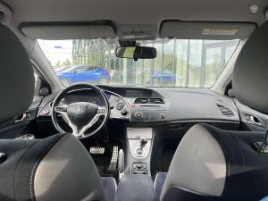 Black Honda Civic 2006 in Vilnius, with an engine capacity of 1.80 L and mileage of 336 thousand km for 2700 €, photo 15 on AUTOMOTO.COM.LV