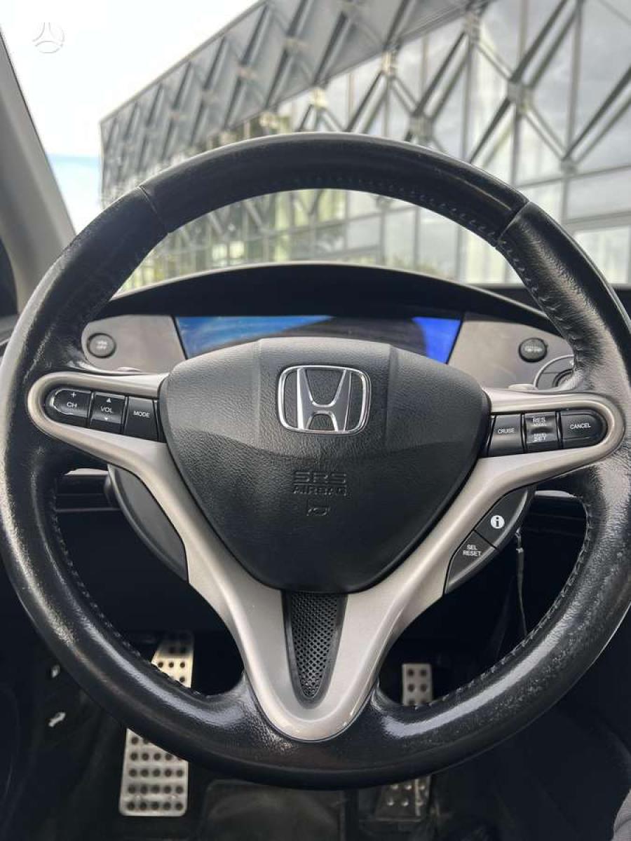 Black Honda Civic 2006 in Vilnius, with an engine capacity of 1.80 L and mileage of 336 thousand km for 2700 €, photo 19 on AUTOMOTO.COM.LV