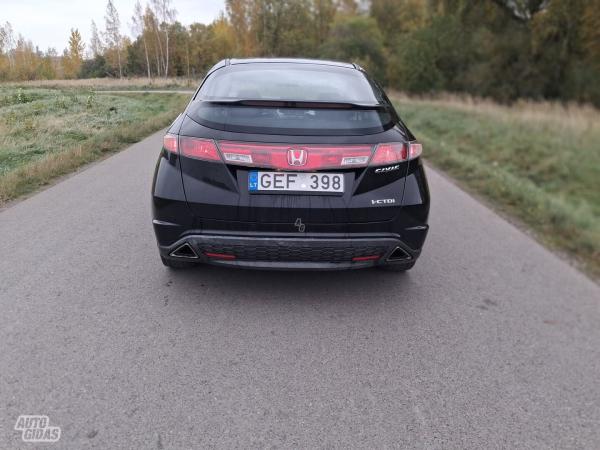 Melns Honda Civic 2006 Šauļi, ar dzinēja tilpumu 2.20 L un nobraukumu 273 tūkst. km par 1250 €, foto 6 vietnē AUTOMOTO.COM.LV