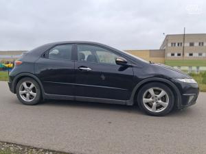 Black Honda Civic 2006 in Siauliai, with an engine capacity of 2.20 L and mileage of 273 thousand km for 1250 €, photo 7 on AUTOMOTO.COM.LV