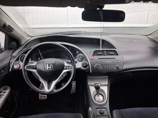 Melns Honda Civic 2006 Šauļi, ar dzinēja tilpumu 2.20 L un nobraukumu 273 tūkst. km par 1250 €, foto 8 vietnē AUTOMOTO.COM.LV