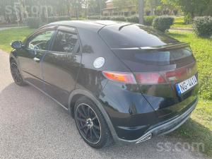 Black Honda Civic 2007 in Ludza, with an engine capacity of 1.80 L and mileage of 237 thousand km for 1900 €, photo 2 on AUTOMOTO.COM.LV