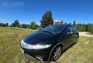 Black Honda Civic 2007 in Riga, with an engine capacity of 1.80 L and mileage of 0 thousand km for 2300 €, photo 6 on AUTOMOTO.COM.LV